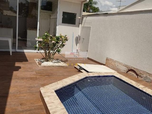 Casa para Aluguel com 3 quartos, 263 m² por R$ 8.500