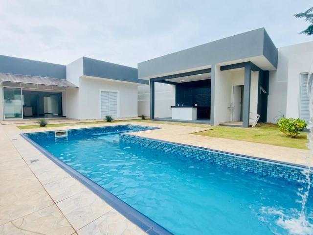 Casa para Aluguel com 3 quartos, 260 m² por R$ 7.046