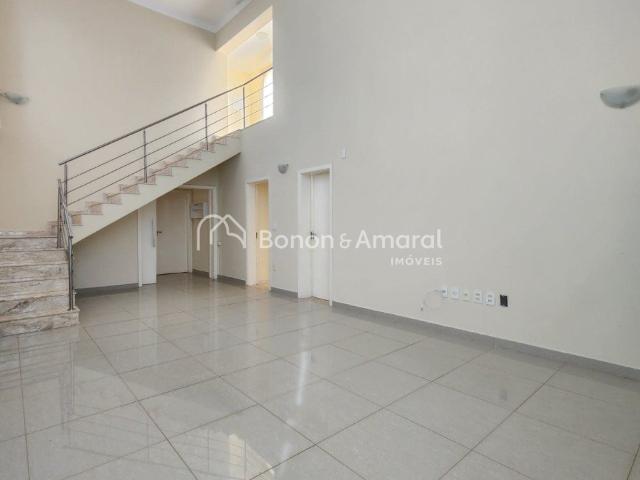Casa para Aluguel com 3 quartos, 270 m² por R$ 7.500