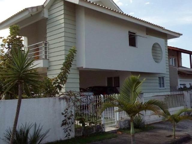 Casa para Aluguel com 3 quartos, 270 m² por R$ 9.900