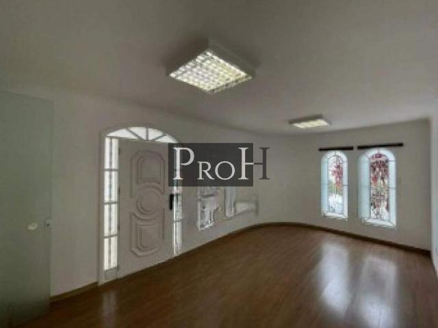 Casa para Aluguel com 3 quartos, 272 m² por R$ 16.000