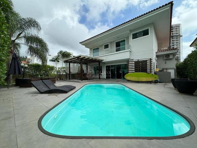 Casa para Aluguel com 3 quartos, 280 m² por R$ 23.000
