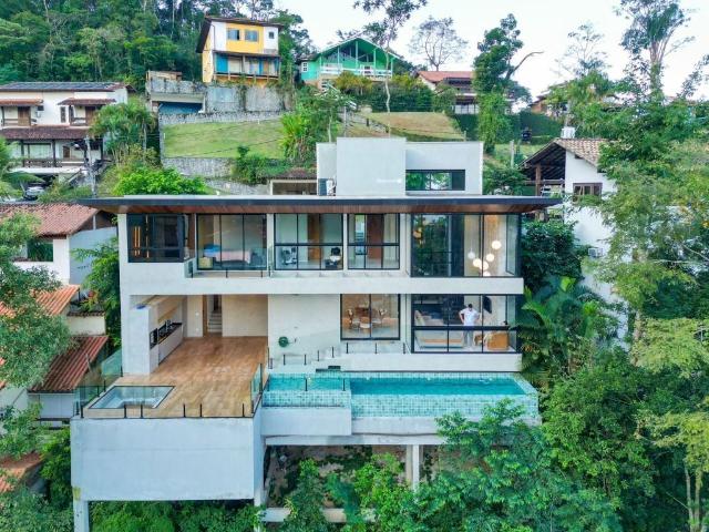 Casa para Aluguel com 3 quartos, 285 m² por R$ 20.000