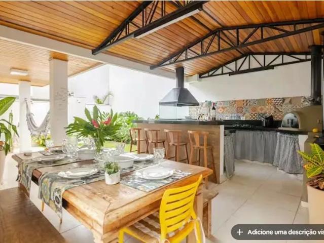 Casa para Aluguel com 3 quartos, 200 m² por R$ 13.500