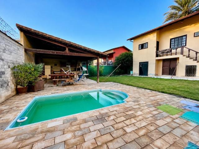 Casa para Aluguel com 3 quartos, 200 m² por R$ 4.200
