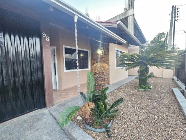 Casa para Aluguel com 3 quartos, 200 m² por R$ 6.000