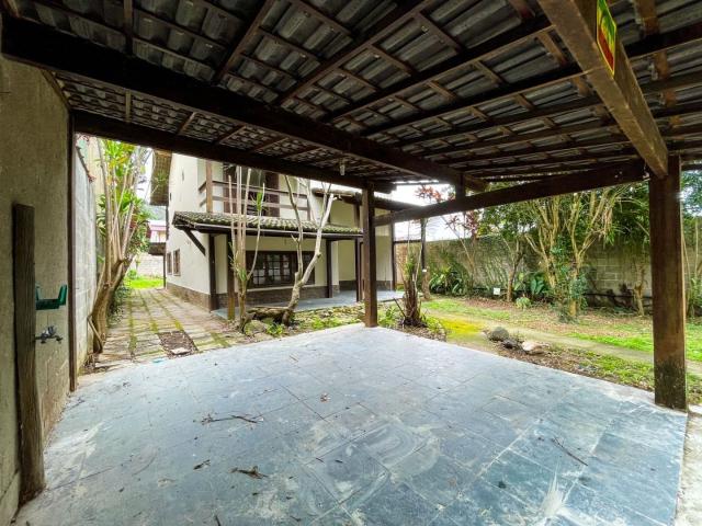 Casa para Aluguel com 3 quartos, 219 m² por R$ 4.000