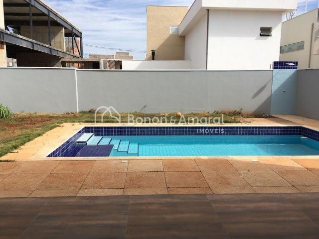 Casa para Aluguel com 3 quartos, 220 m² por R$ 10.000