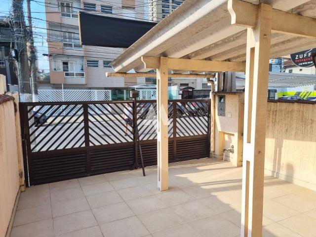 Casa para Aluguel com 3 quartos, 225 m² por R$ 9.000