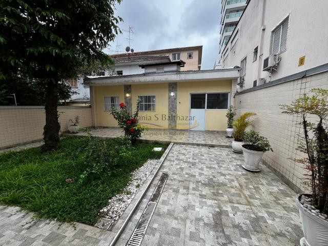 Casa para Aluguel com 3 quartos, 234 m² por R$ 13.000