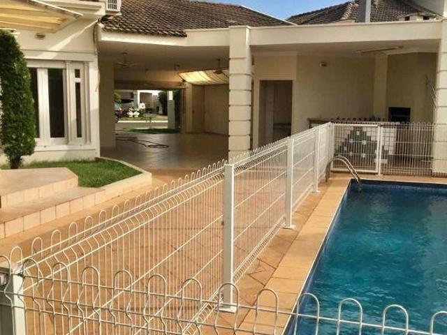 Casa para Aluguel com 3 quartos, 360 m² por R$ 5.000