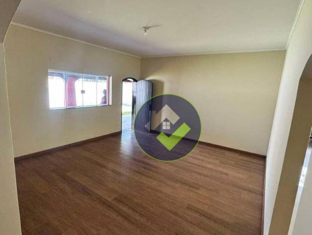 Casa para Aluguel com 3 quartos, 312 m² por R$ 2.800