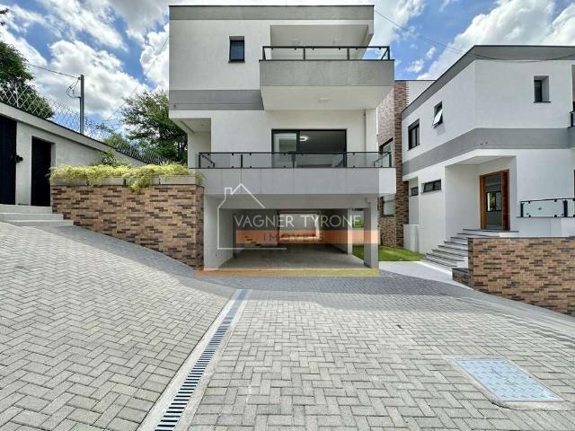 Casa para Aluguel com 3 quartos, 326 m² por R$ 11.500