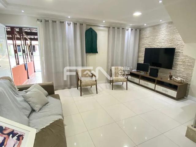 Casa para Aluguel com 3 quartos, 49 m² por R$ 4.000