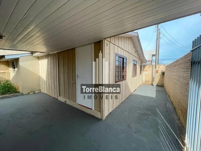 Casa para Aluguel com 3 quartos, 60 m² por R$ 900