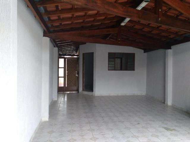 Casa para Aluguel com 3 quartos, 72 m² por R$ 1.600