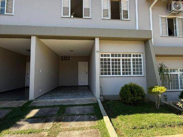 Casa para Aluguel com 3 quartos, 99 m² por R$ 2.700