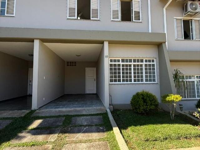 Casa para Aluguel com 3 quartos, 99 m² por R$ 2.700