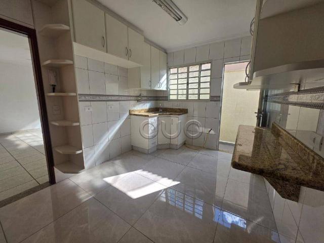 Casa para Aluguel com 3 quartos, 99 m² por R$ 2.900