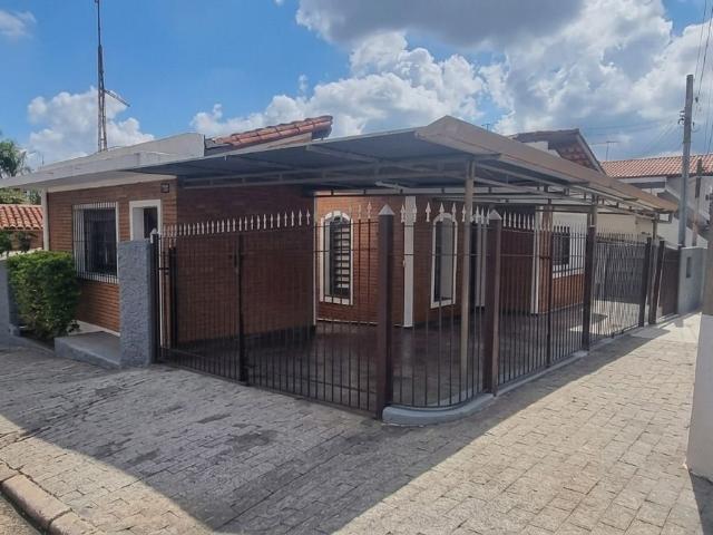 Casa para Aluguel com 3 quartos, 90 m² por R$ 3.400