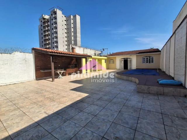 Casa para Aluguel com 3 quartos, 90 m² por R$ 3.000