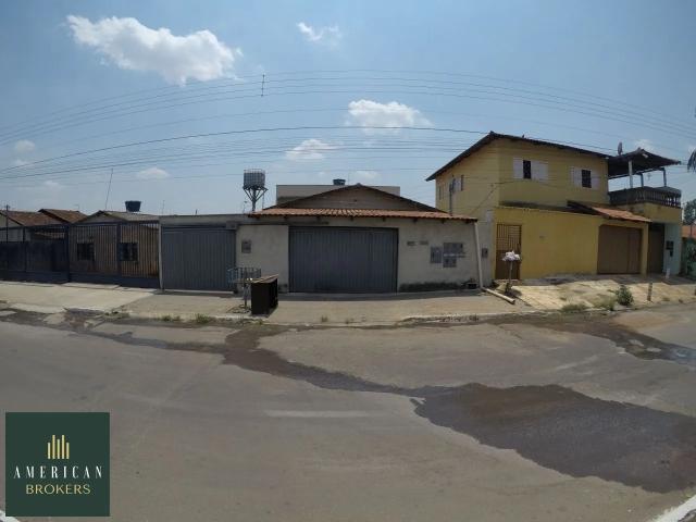 Casa para Aluguel com 3 quartos, 90 m² por R$ 1.500
