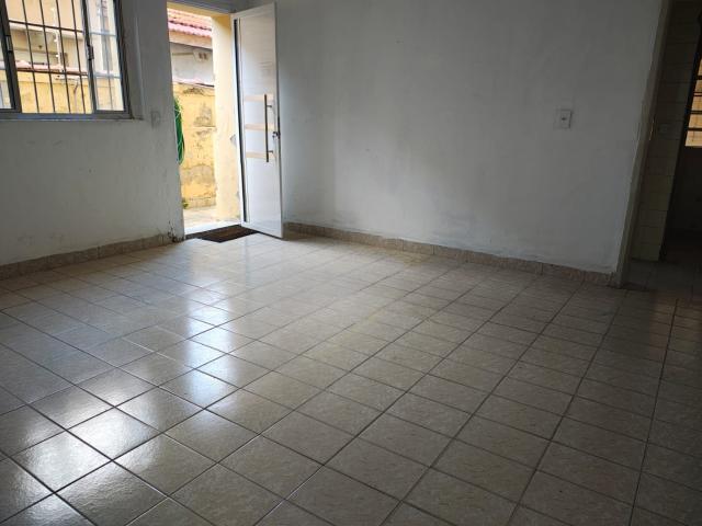 Casa para Aluguel com 1 quartos por R$ 2.000