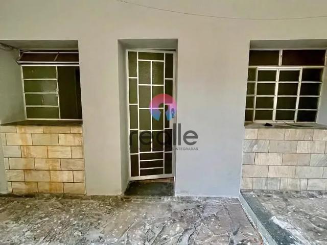 Casa para Aluguel com 1 quartos, 35 m² por R$ 1.200