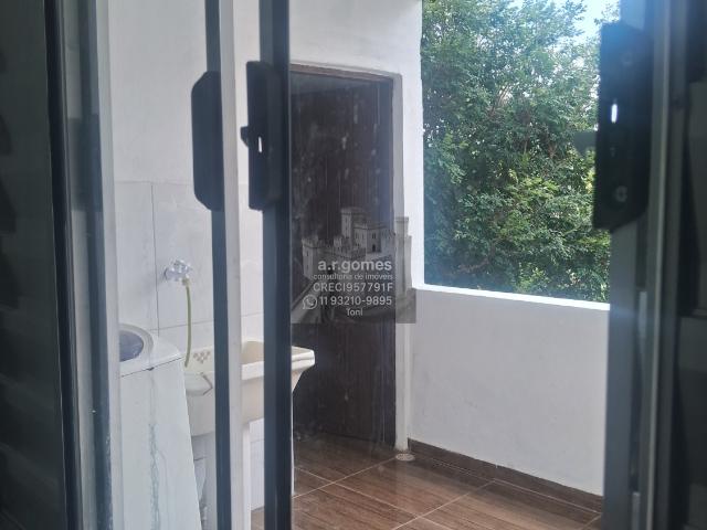 Casa para Aluguel com 1 quartos, 35 m² por R$ 1.300
