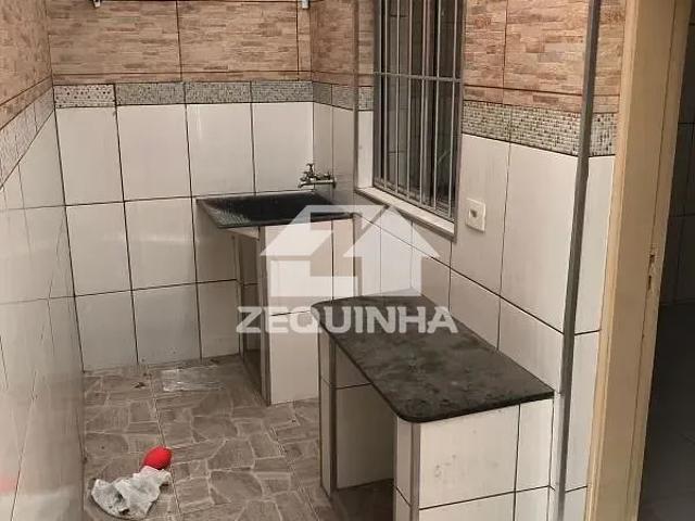 Casa para Aluguel com 1 quartos, 35 m² por R$ 1.300