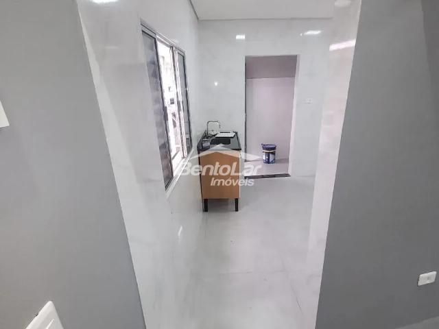 Casa para Aluguel com 1 quartos, 30 m² por R$ 950