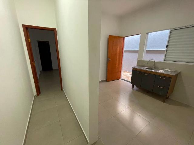 Casa para Aluguel com 1 quartos, 40 m² por R$ 1.400