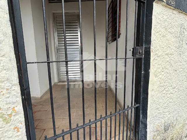 Casa para Aluguel com 1 quartos, 40 m² por R$ 850