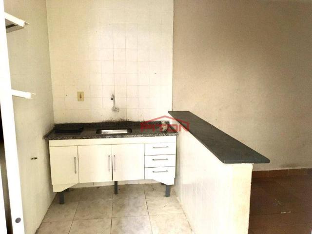 Casa para Aluguel com 1 quartos, 40 m² por R$ 900