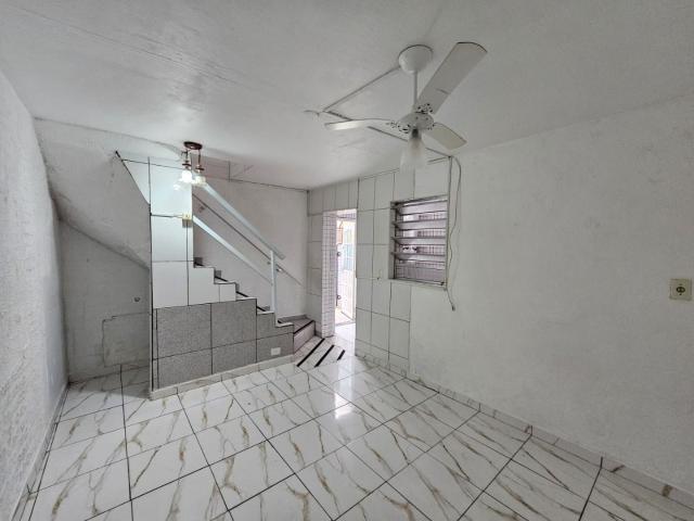 Casa para Aluguel com 1 quartos, 50 m² por R$ 1.500