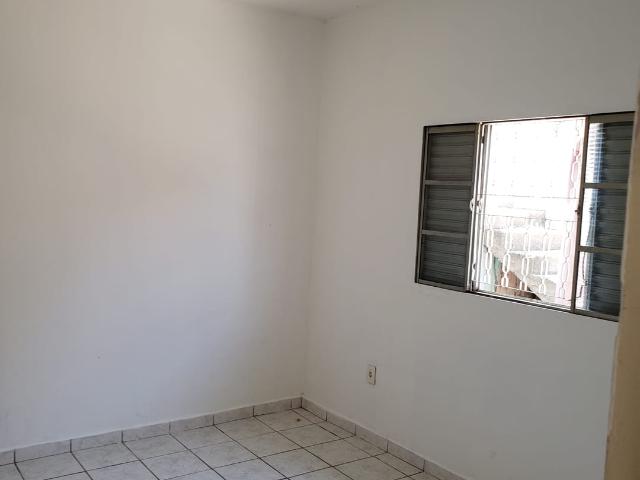Casa para Aluguel com 1 quartos, 65 m² por R$ 1.100