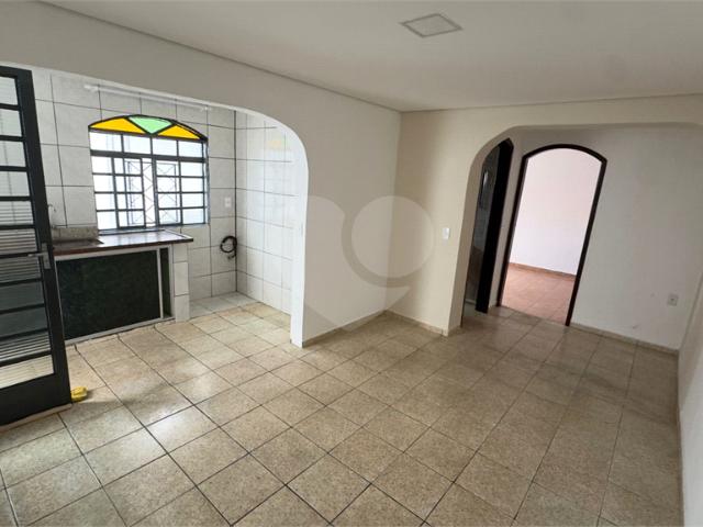 Casa para Aluguel com 1 quartos, 60 m² por R$ 2.200