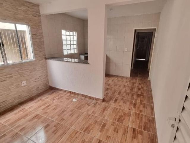 Casa para Aluguel com 1 quartos, 60 m² por R$ 800