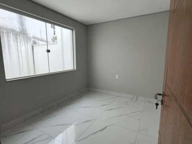Casa para aluguel com 213 metros quadrados com 3 quartos