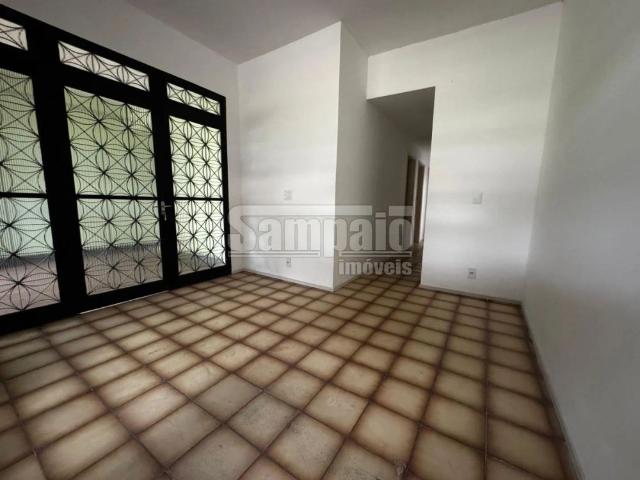 Casa para aluguel com 2 quartos em Campo Grande com 109m²