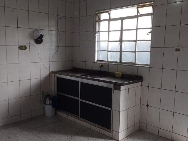 Casa para Aluguel com 2 quartos por R$ 1.400