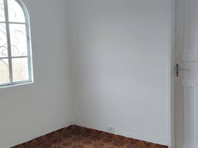 Casa para Aluguel com 2 quartos por R$ 1.600