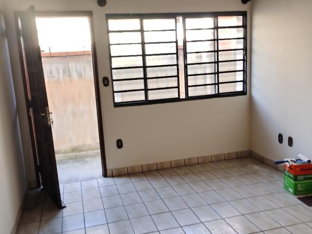 Casa para Aluguel com 2 quartos por R$ 1.600