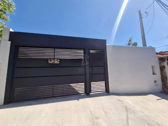 Casa para Aluguel com 2 quartos por R$ 2.200