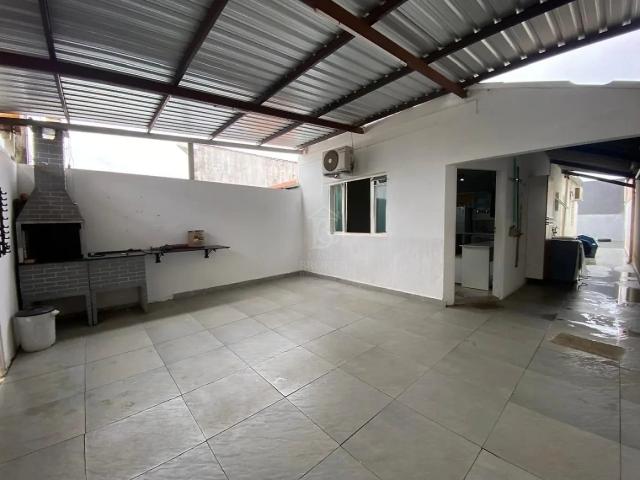 Casa para Aluguel com 2 quartos por R$ 2.600