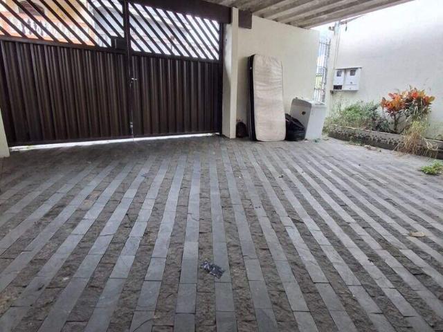 Casa para Aluguel com 2 quartos, 150 m² por R$ 2.000