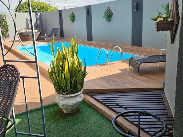 Casa para Aluguel com 2 quartos, 155 m² por R$ 6.000