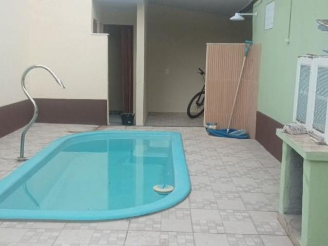 Casa para Aluguel com 2 quartos, 180 m² por R$ 3.000