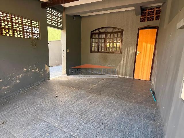 Casa para Aluguel com 2 quartos, 100 m² por R$ 2.000