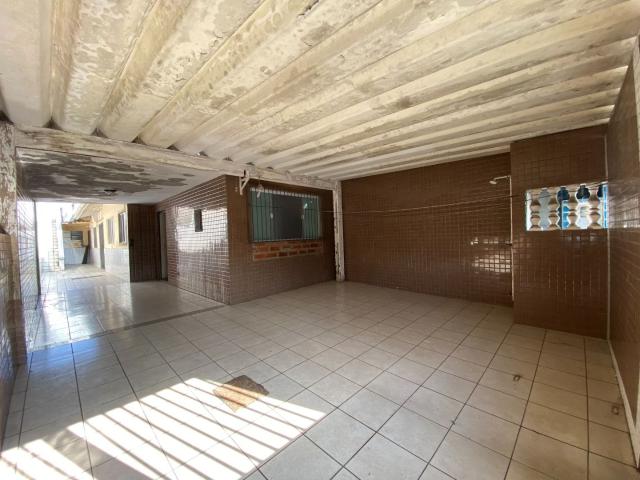 Casa para Aluguel com 2 quartos, 100 m² por R$ 3.500